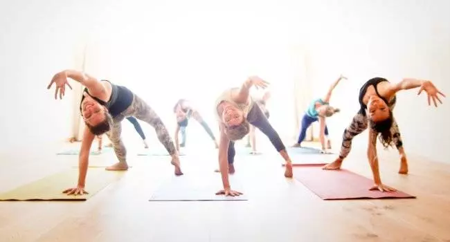 Welche Art von Yoga tun, um Gewicht zu verlieren?
