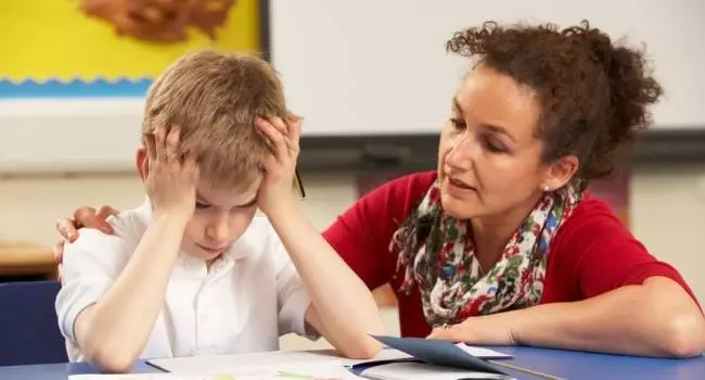 Ce trebuie făcut dacă copilul tău refuză să meargă la școală
