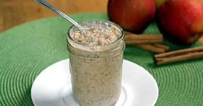 Gachas de avena en un frasco