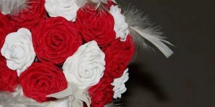 Dekorativ bukett med roser