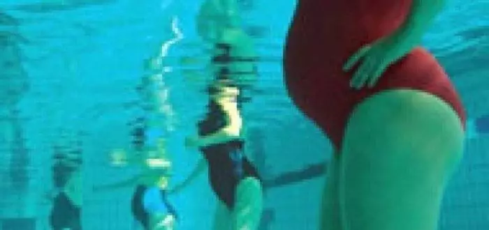 Тренировки за плувен басейн за бременни жени
