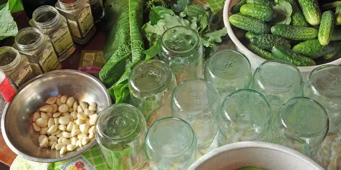 Na -akwadebe maka kukumba pickling