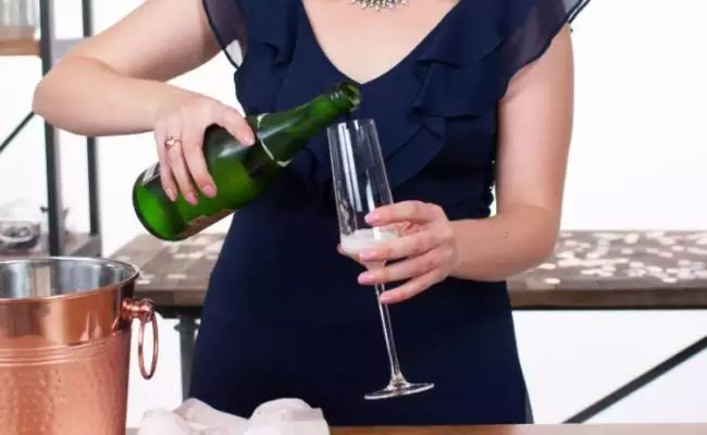 Kako otvoriti šampanjac ispravno i sigurno 136_6
