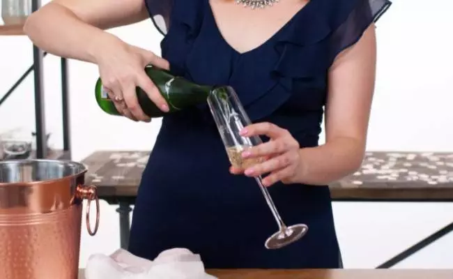 Kako pravilno in varno odpreti šampanjec 136_7