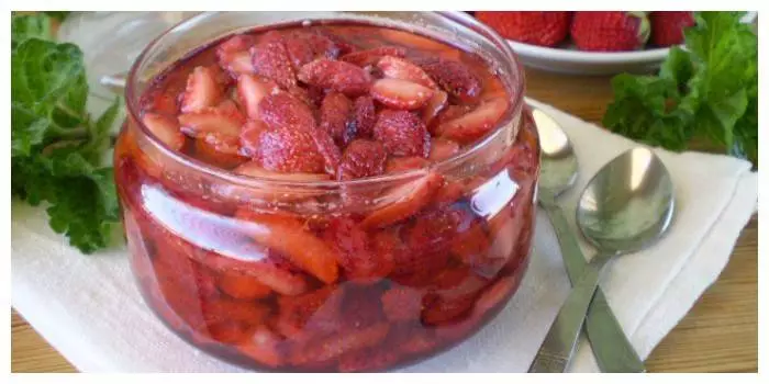 Strawberry jam nga wala magluto alang sa tingtugnaw