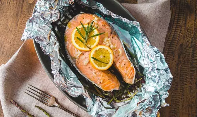 Peixe vermelho com limão no forno