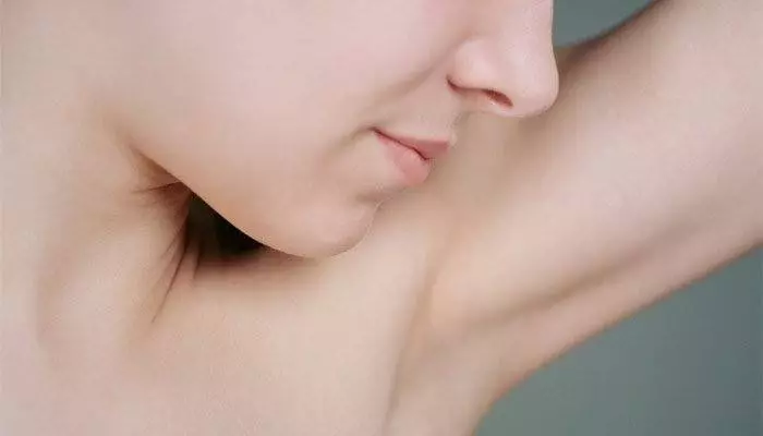 Entzündeter Lymphknoten unter dem Arm: Ursachen und Behandlung