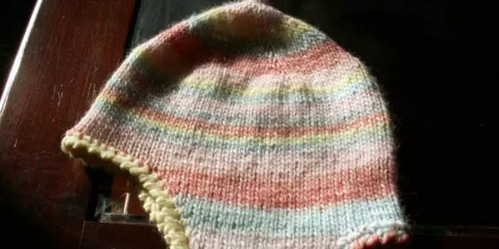 Cappello fai da te con paraorecchie per bambino