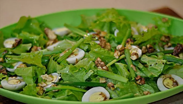 Vorspeise mit Salat und Champignons