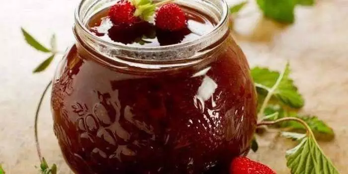 Iresiphi jam yestrawberry Pyatiminutka