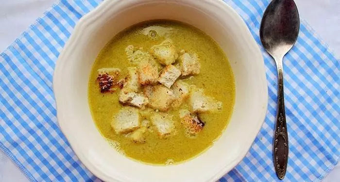 Croutons संग मटर सूप
