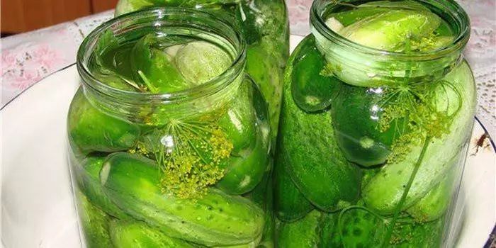 Komkommers foar de winter pickling