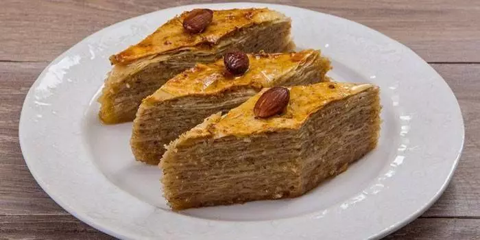 Dragad baklava med nötter