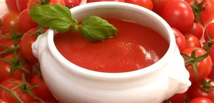 Öýde ýasalan pomidor ketçup