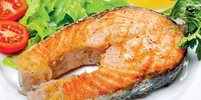 Miomana steak salmon amin'ny lovia