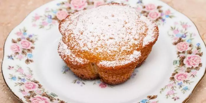 Pastel con ralladura de limón al horno en molde