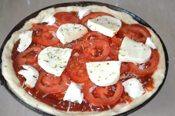 Ingredjenti f'saffi tal-pizza futura