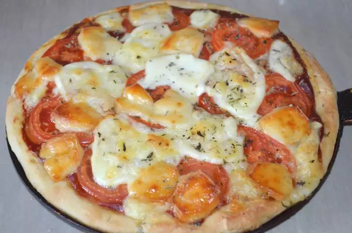 Pizza e loketseng Margarita