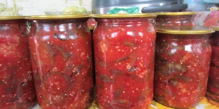 Баклажанна заготівля в томатному соусі