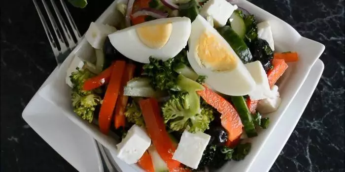 Recept na brokolicový salát