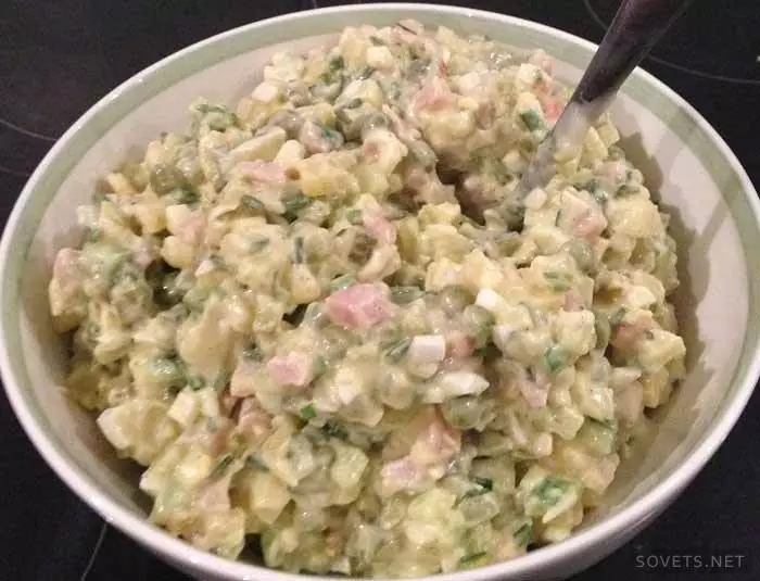 Hoe klassike Olivier -salade te koken: stap 6
