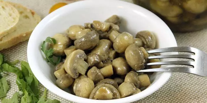 Champignons marinés