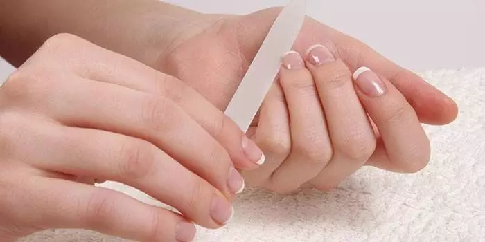 水钻修指甲短指甲 - 美丽的设计理念，照片