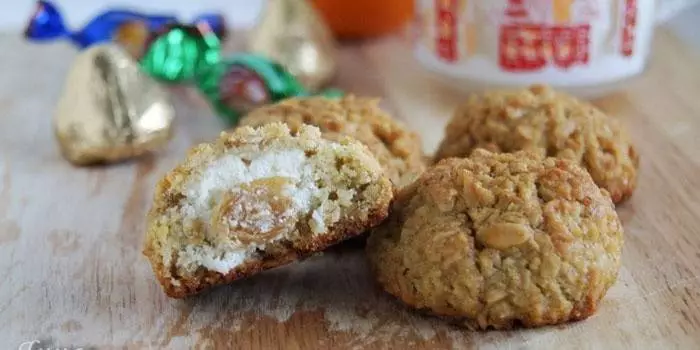 Cookies tal-ħafur bil-mili tal-baqta