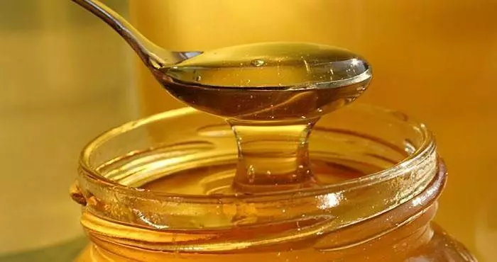 Minuman cuka sari apel dengan madu