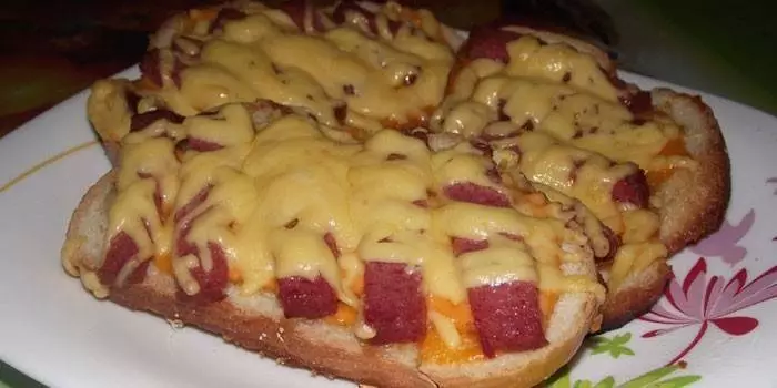 Bakwurscht a Kéis Sandwichen