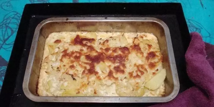 Kabeeji na poteto casserole