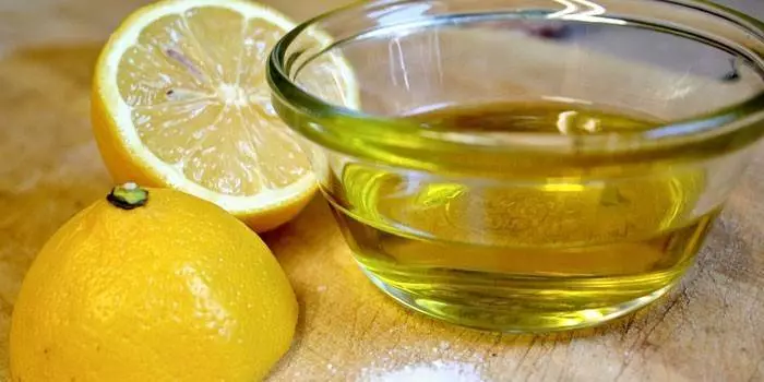 Lemon ọkara na mmanụ olive