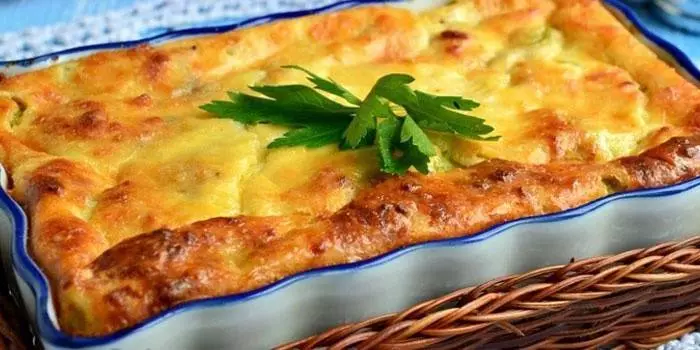 Casserole faoi chóta cáise