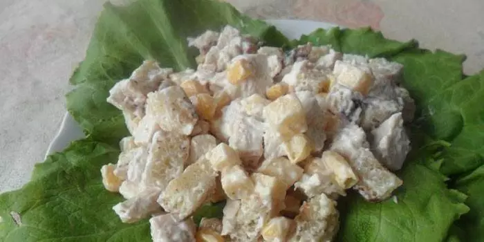 Salad ayam dan crouton