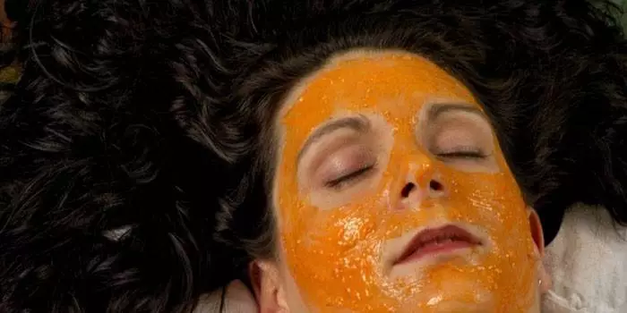 Masque facial à l'argousier