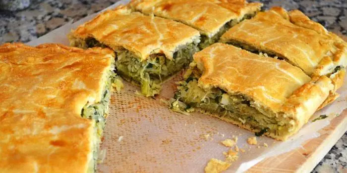 Puff pastry karam pirogi