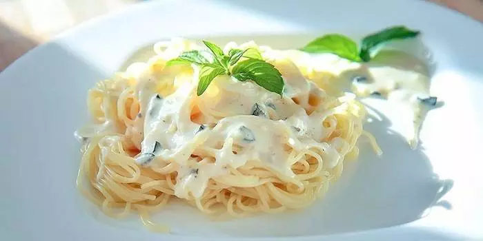 Spaghetti na cheese ihendori