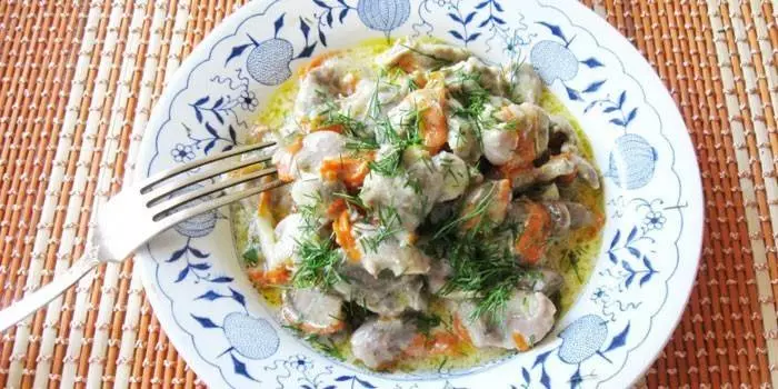 Ventricules de poulet mijotés aux légumes et champignons