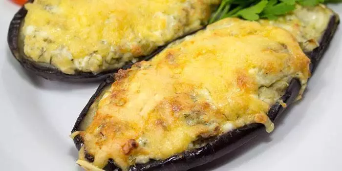 Baked blue boats with cheese