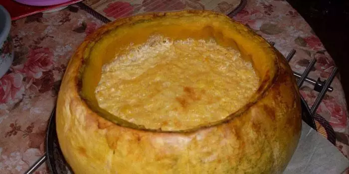 Gachas de avena al horno en calabaza