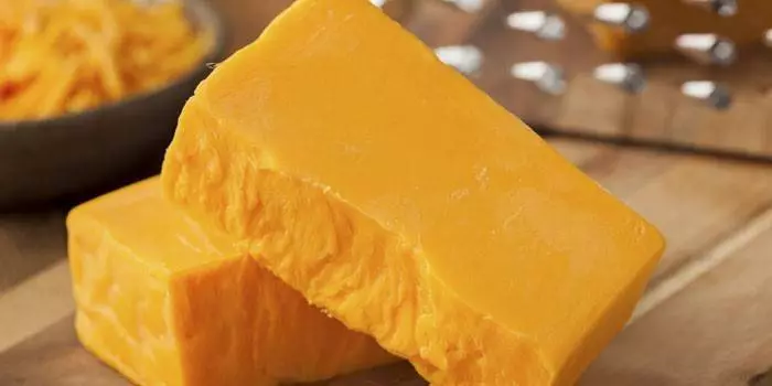 Fromage cheddar prêt