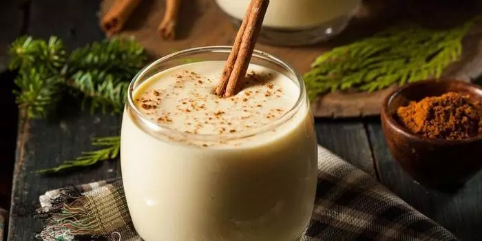 Eggnog մագնատով դարչինով ապակի