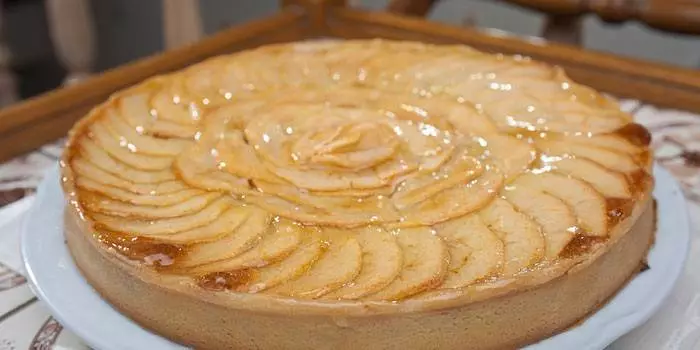 Apple tart