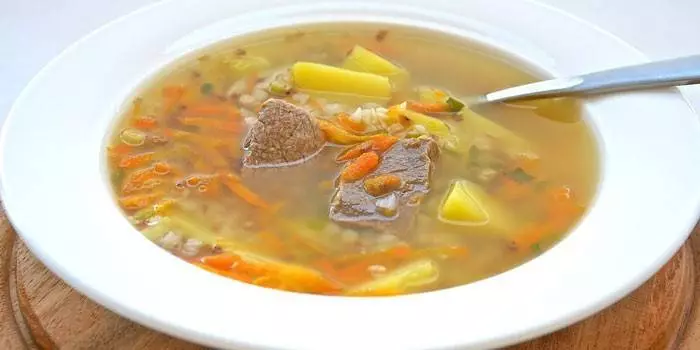 Sup sangu kalayan potongan daging babi