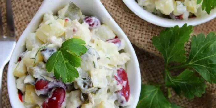 Salade de haricots avec poitrine