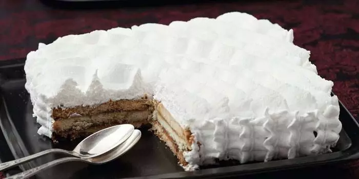 Shortcake, jam uye Italian meringue keke