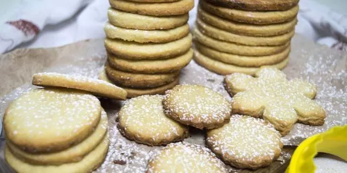 Ogi laburreko oreak galletak maionesarekin