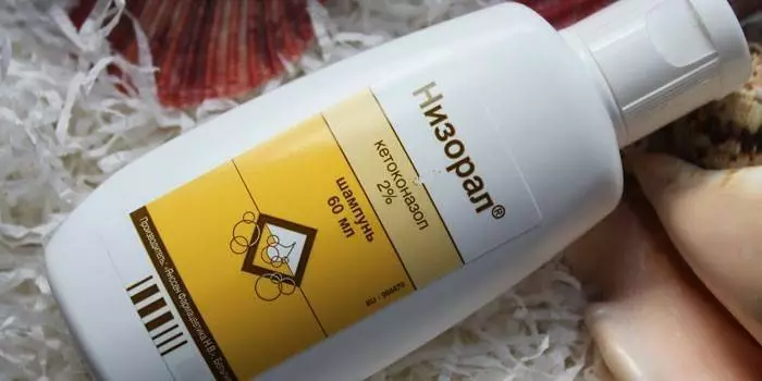 Shampoo untuk kulit kepala seborrhea Nizoral