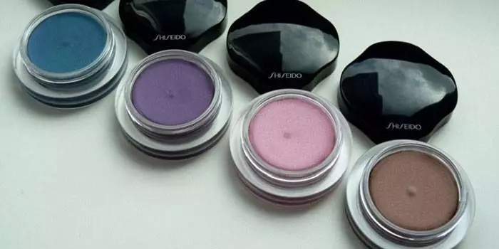 Palette kachasị maka etemeete anya