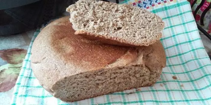 Pane grigio fatto in casa